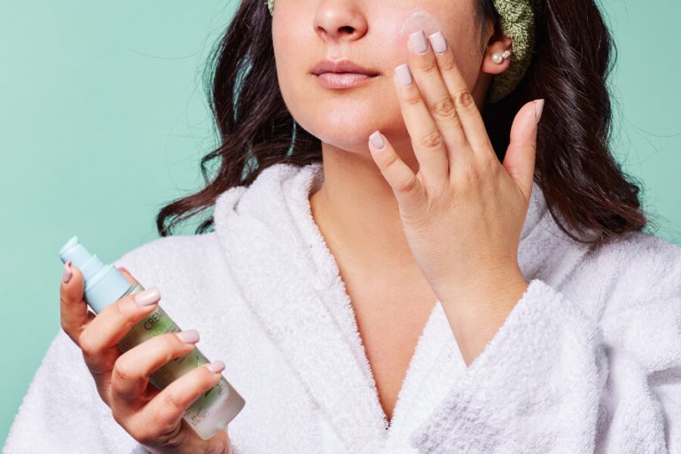 Cómo quitar el color pálido de la cara: soluciones efectivas