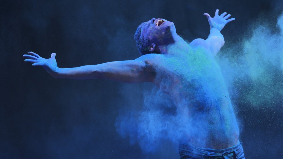 Personalidad de quienes prefieren el color azul: características clave