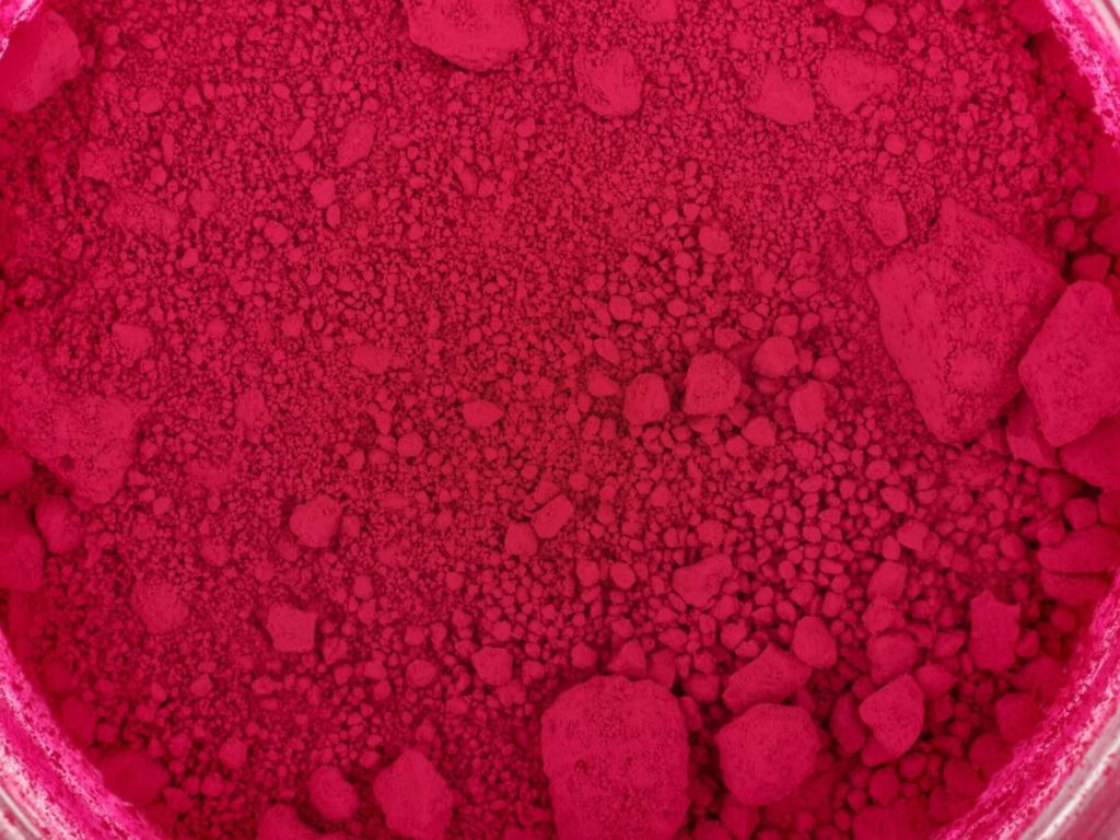 ¿Que color es carmín? Características y usos del tono vibrante